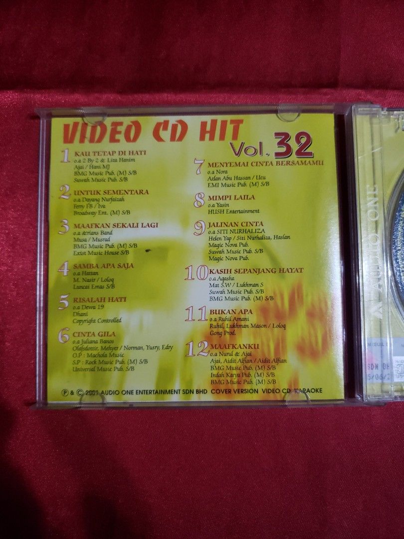 VCD KARAOKE / 2001 - VIDEO CD HIT VOL 32, Hobbies & Toys, Music & Media, CDs & DVDs on Carousell
