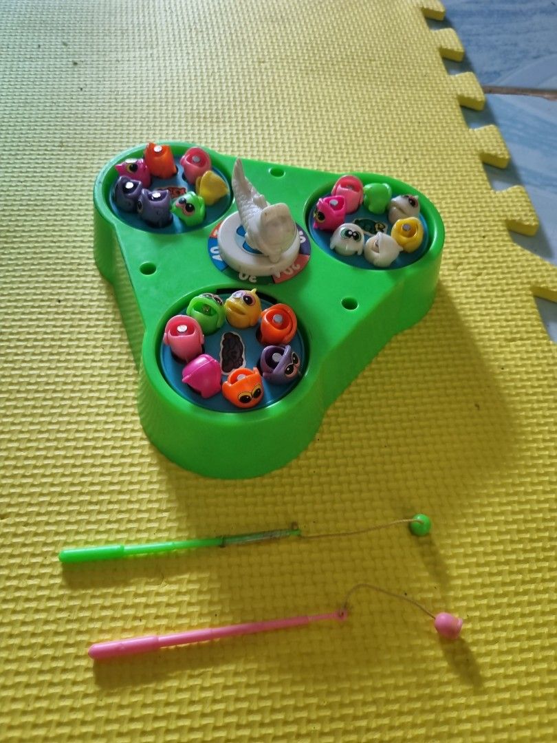 Vintage fishing game (defective), Hobbies & Toys, Toys & Games on Carousell