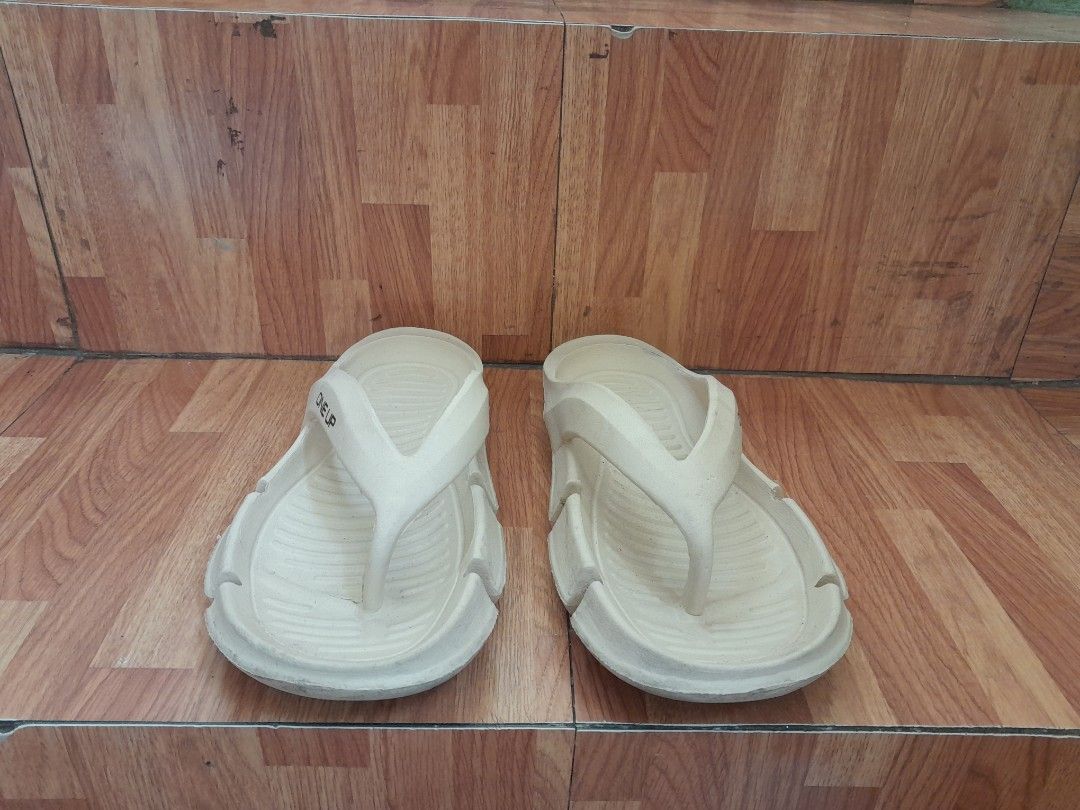 World Balance one up slippers, Men's Fashion, Footwear, Slippers ...