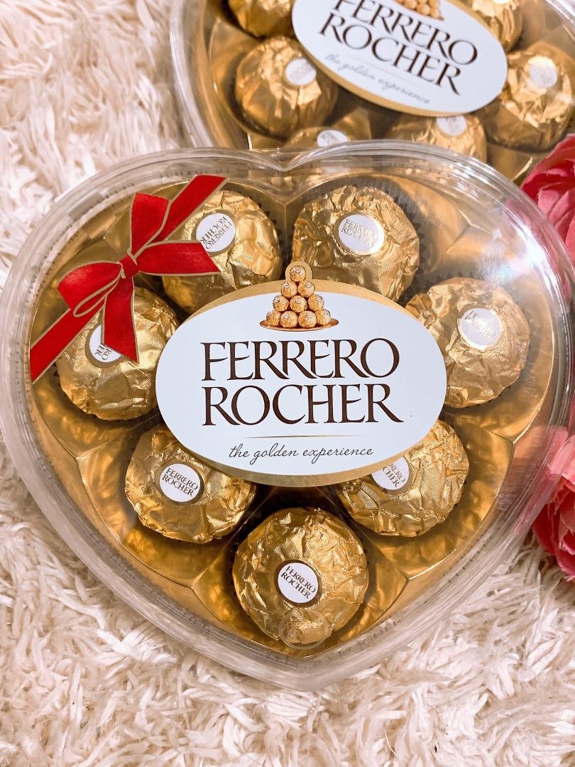 8 pieces FERRERO ROCHER in a heart-shaped case and a gorgeous ribbon ...