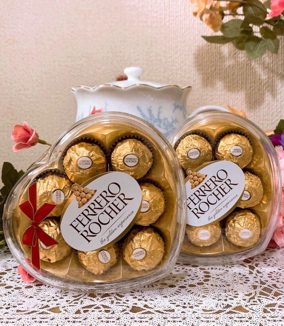 8 pieces FERRERO ROCHER in a heart-shaped case and a gorgeous ribbon ...