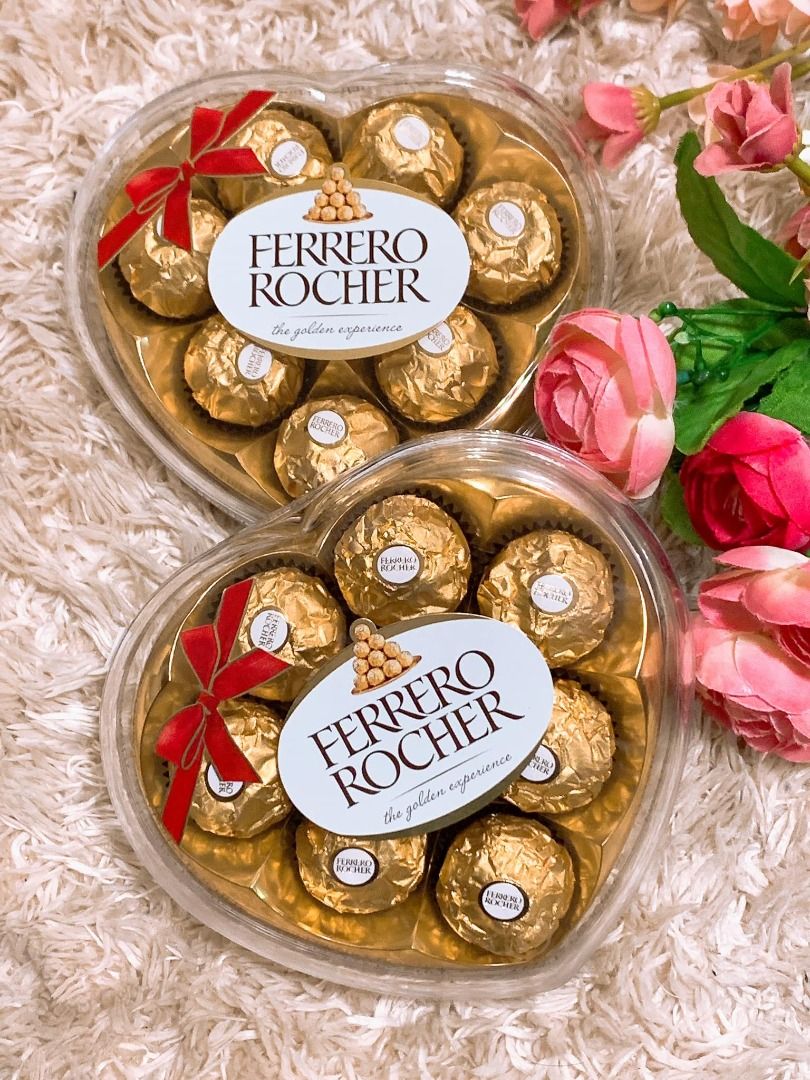 8 pieces FERRERO ROCHER in a heart-shaped case and a gorgeous ribbon ...