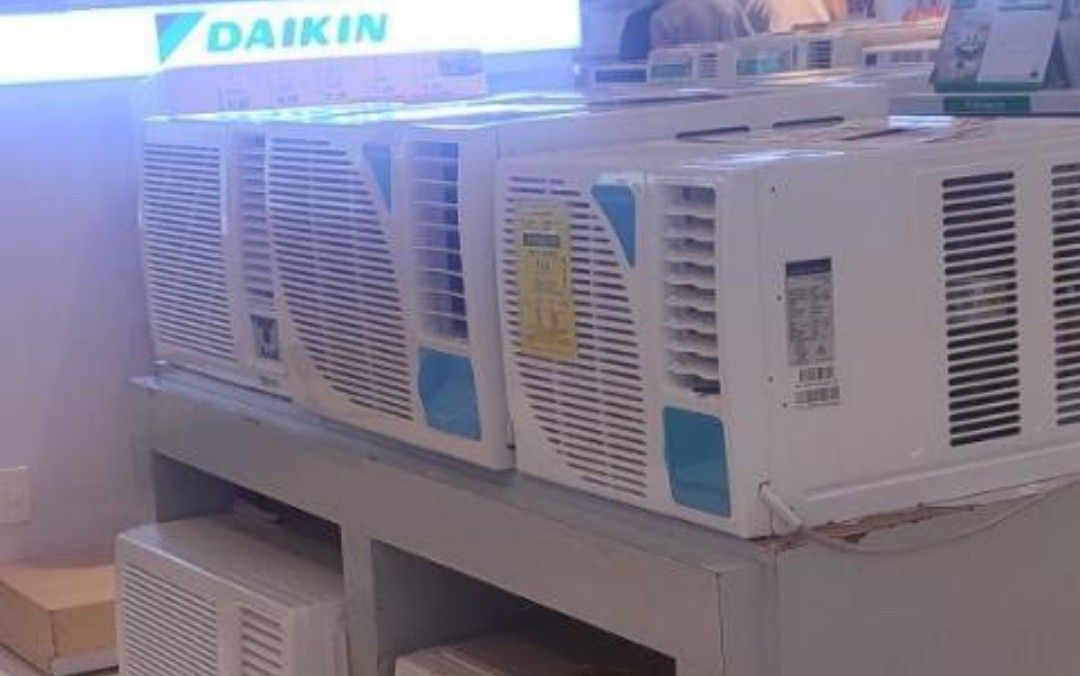 American home window type aircon, TV & Home Appliances, Air Conditioning and Heating on Carousell