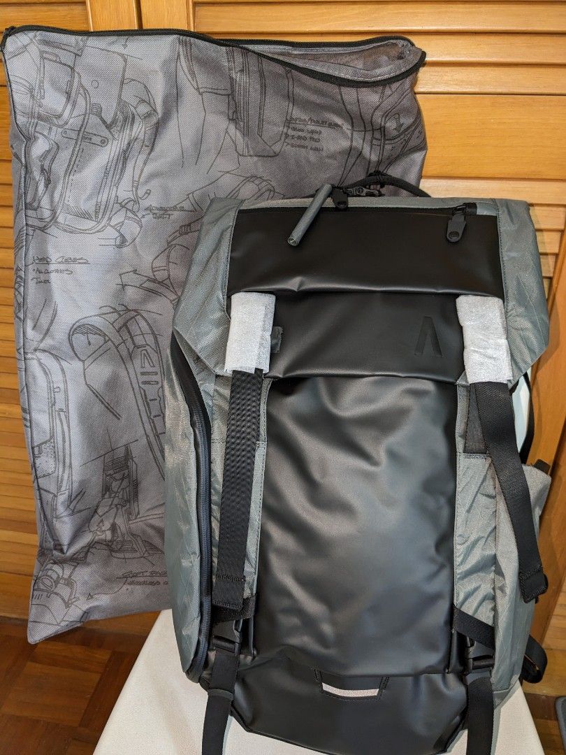 Errant Pro X-Pac (Gray) with free CB-1 Camera Insert (All New), Men's ...