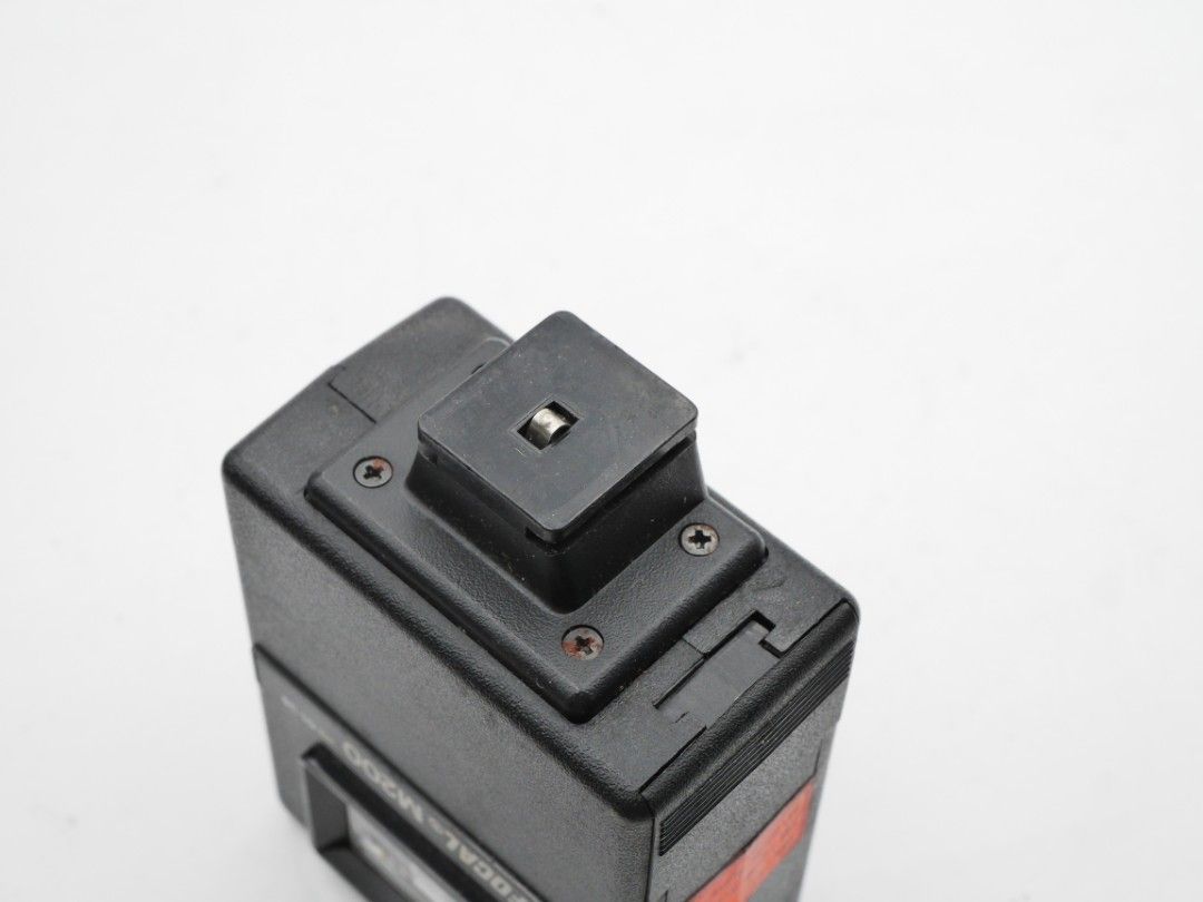 Focal M200 External Flash Unit, Photography, Cameras on Carousell