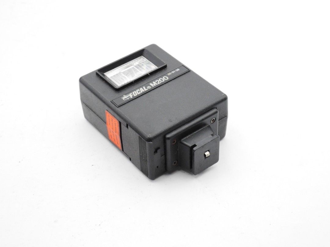 Focal M200 External Flash Unit, Photography, Cameras on Carousell