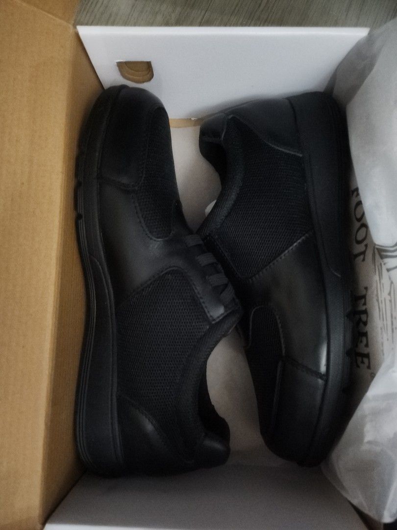 Foot tree shoes for men, Men's Fashion, Footwear, Casual shoes on Carousell