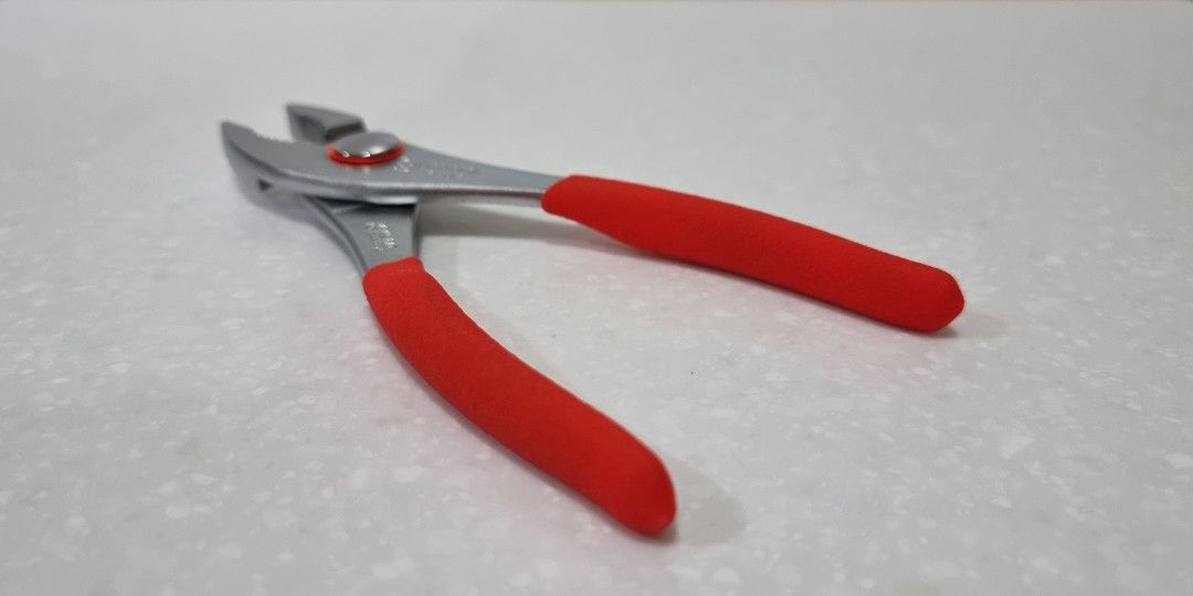 Gisuke 21 -013 Pliers, Furniture & Home Living, Home Improvement ...