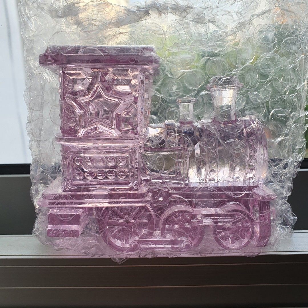 Jumbo Train / Locomotive Acrylic Crystal Figurine (CPCM / Harry Potter ...