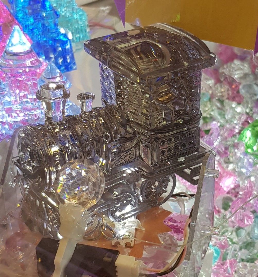 Jumbo Train / Locomotive Acrylic Crystal Figurine (CPCM / Harry Potter ...