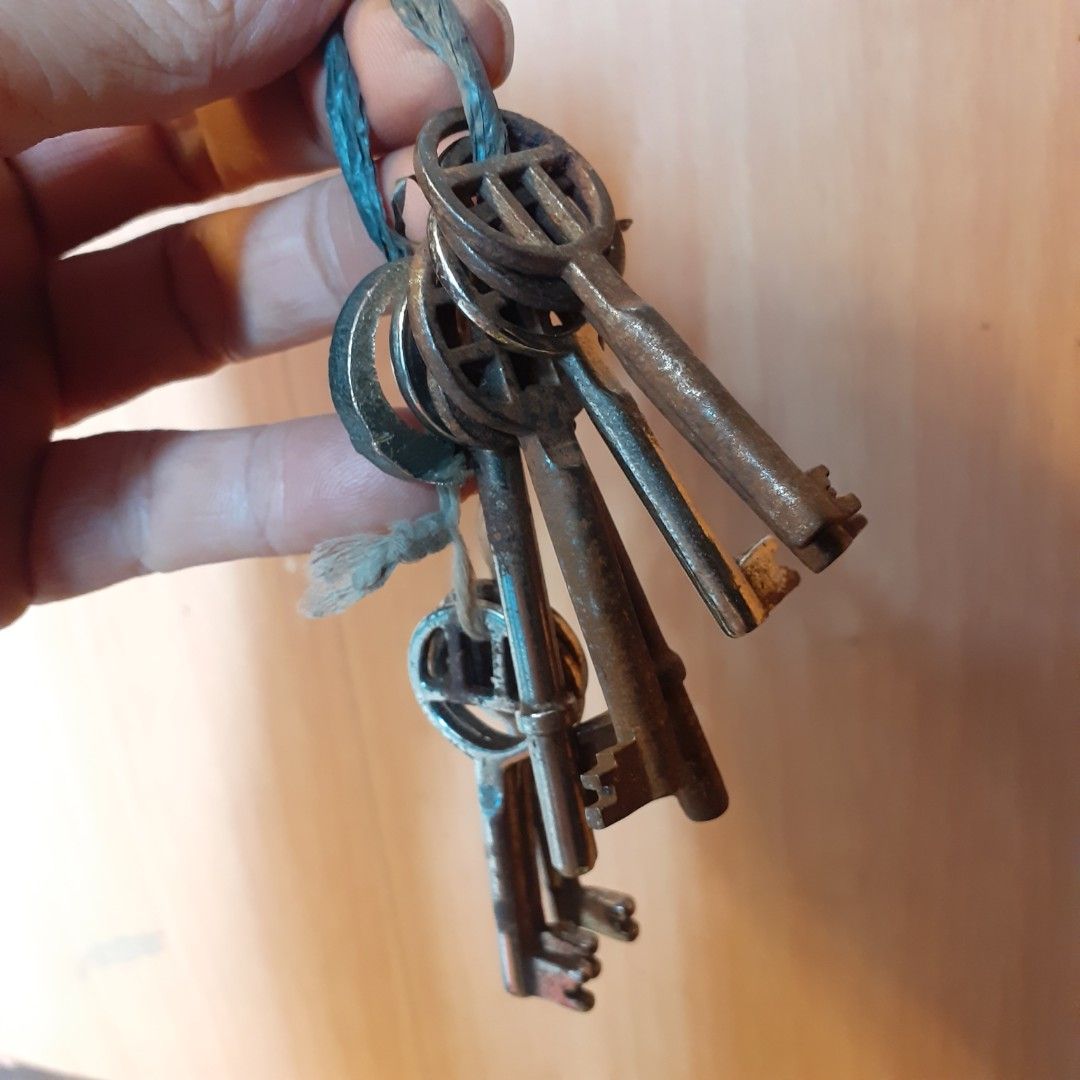 Kunci jadul, Antik, Pajangan di Carousell