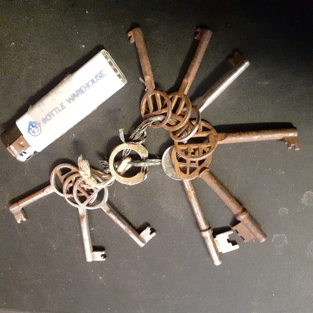 Kunci jadul, Antik, Pajangan di Carousell