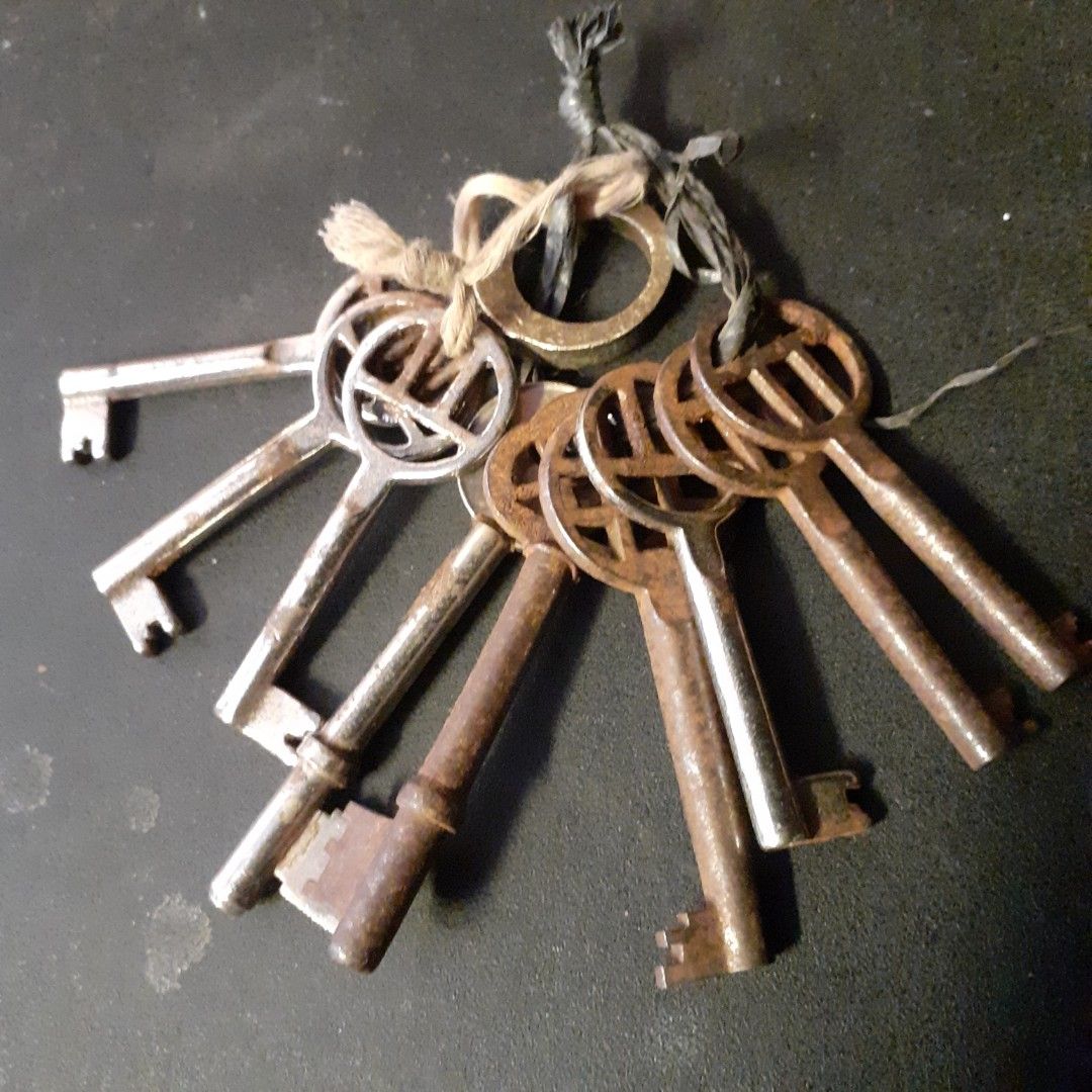 Kunci jadul, Antik, Pajangan di Carousell