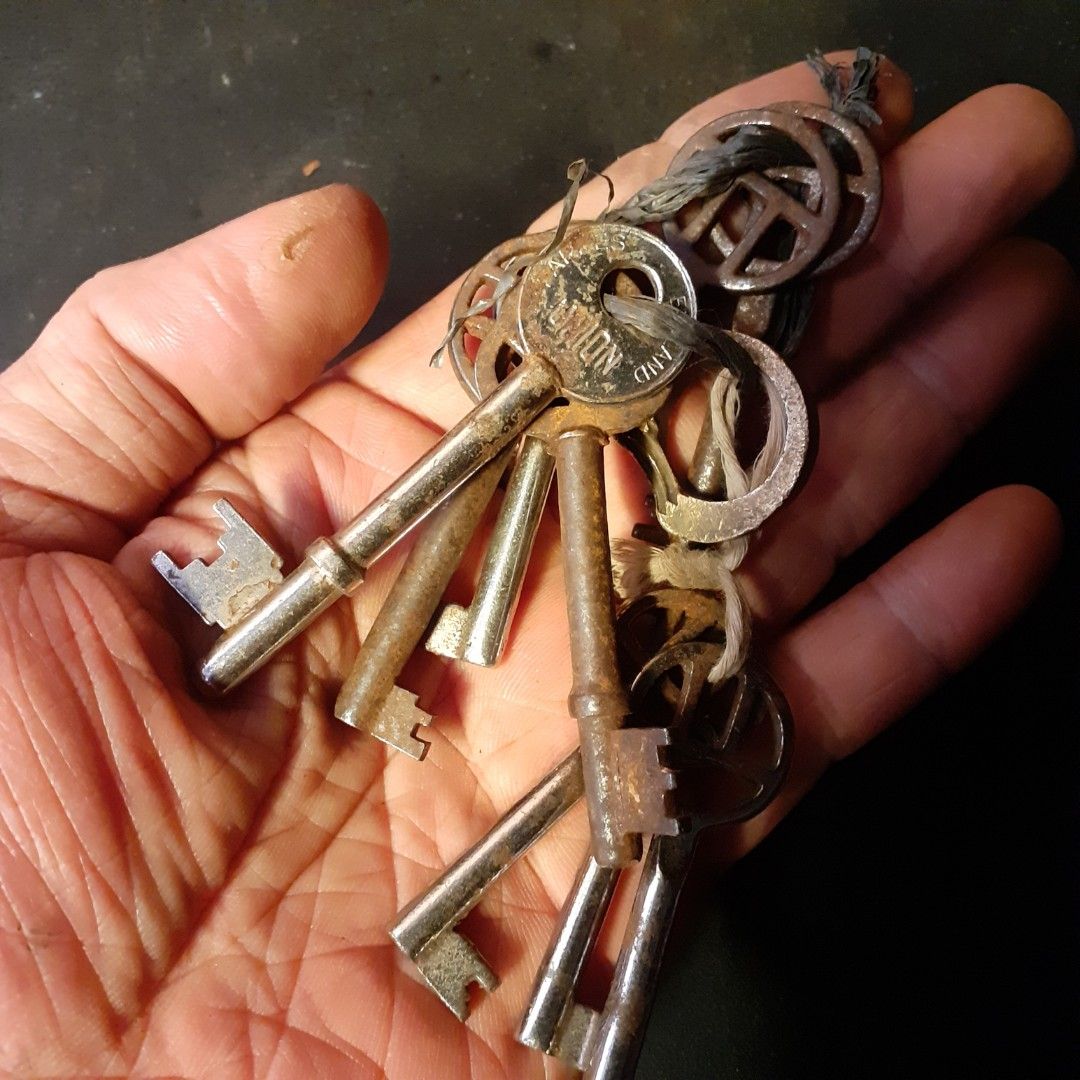 Kunci jadul, Antik, Pajangan di Carousell