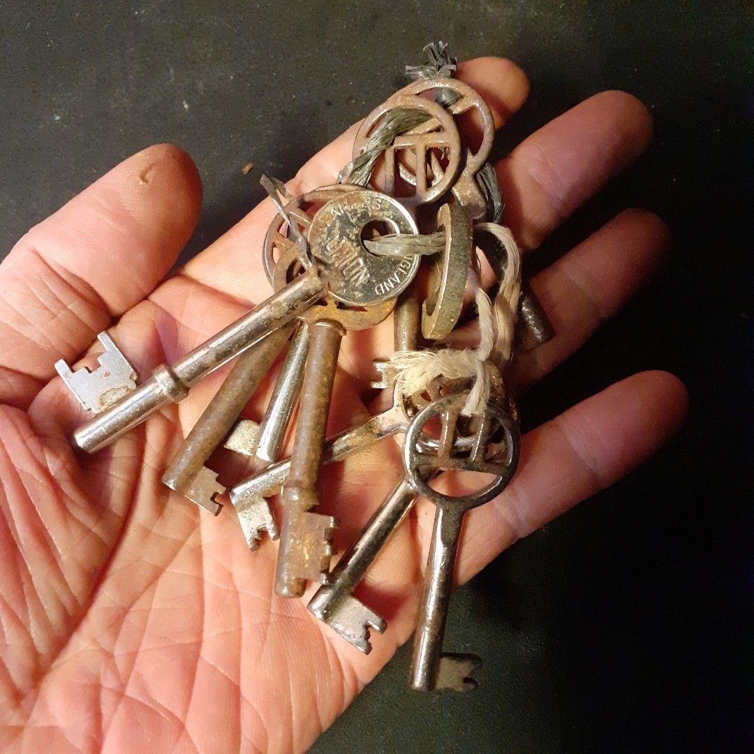 Kunci jadul, Antik, Pajangan di Carousell