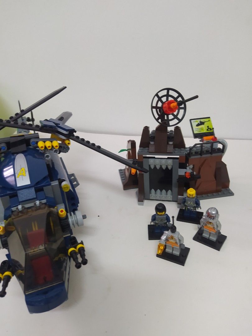 LEGO 8971 Helicopter Areal Defence Unit, Hobbies & Toys, Toys & Games ...