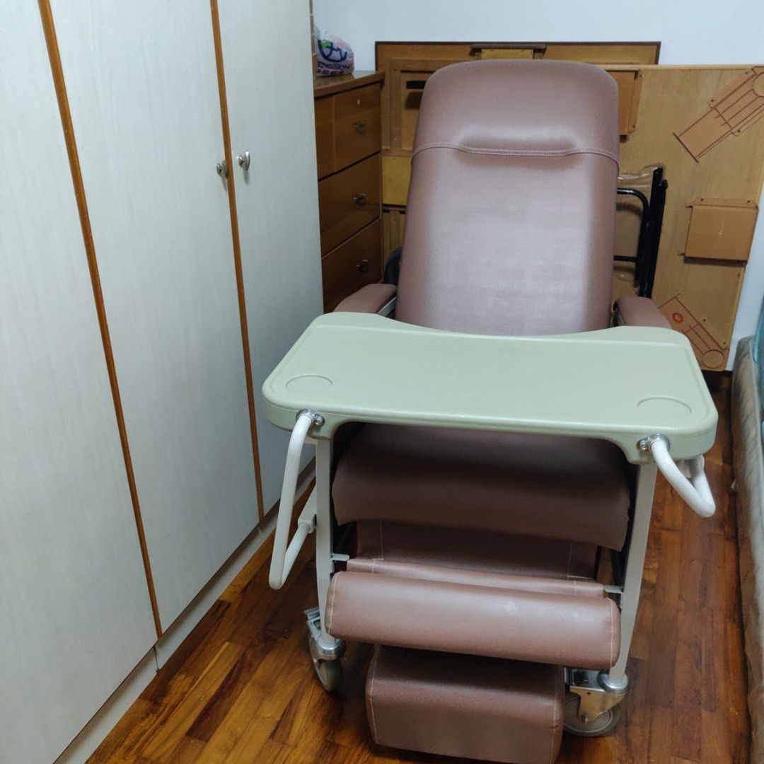 Mobile recliner geriatric chair, Health & Nutrition, Assistive ...