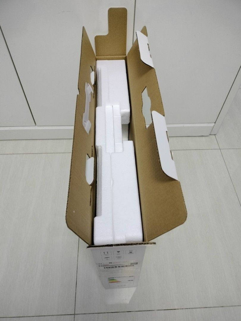 Monitor Empty Box With Styrofoam, Computers & Tech, Desktops on Carousell