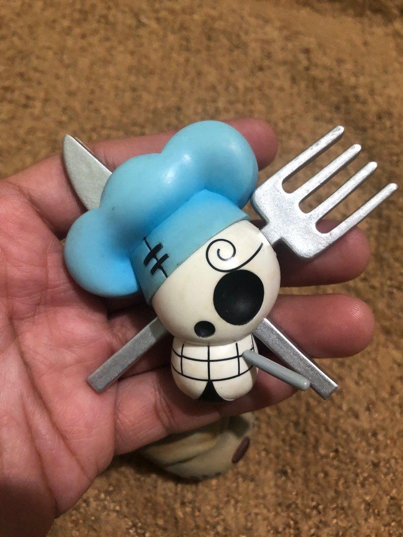 One piece garps dog helmet and sanji crossbone flag ref magnet, Hobbies ...