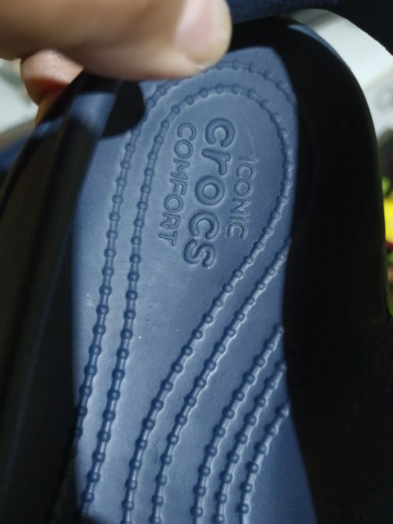 Original Iconic Crocs Comfort, Women's Fashion, Footwear, Flats & Sandals on Carousell