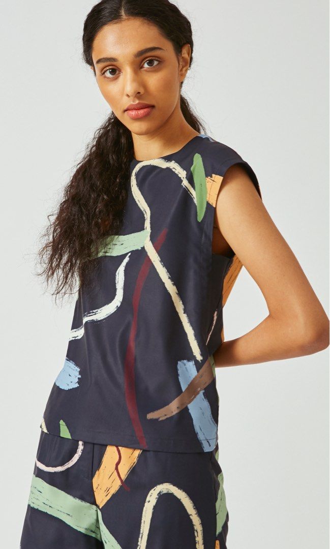 OSN courtyard top in dark, Women's Fashion, Tops, Sleeveless on Carousell