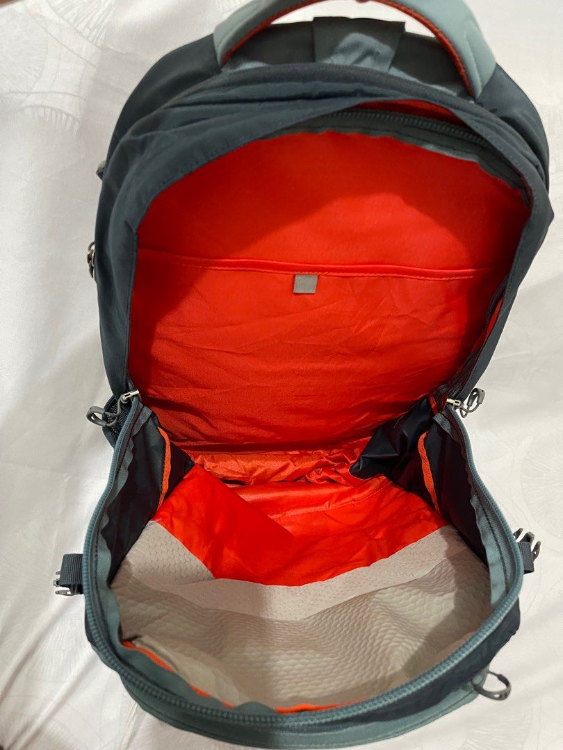 Osprey Comet 30L-Armor Grey, Men's Fashion, Bags, Backpacks on Carousell