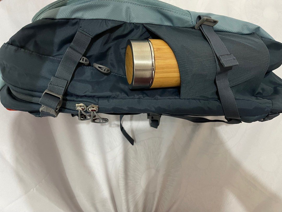 Osprey Comet 30L-Armor Grey, Men's Fashion, Bags, Backpacks on Carousell