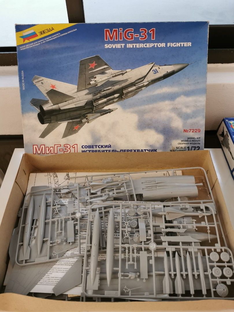 Out of production plastic jet models in 1/72 scale - Mig 21, Mig 35 ...