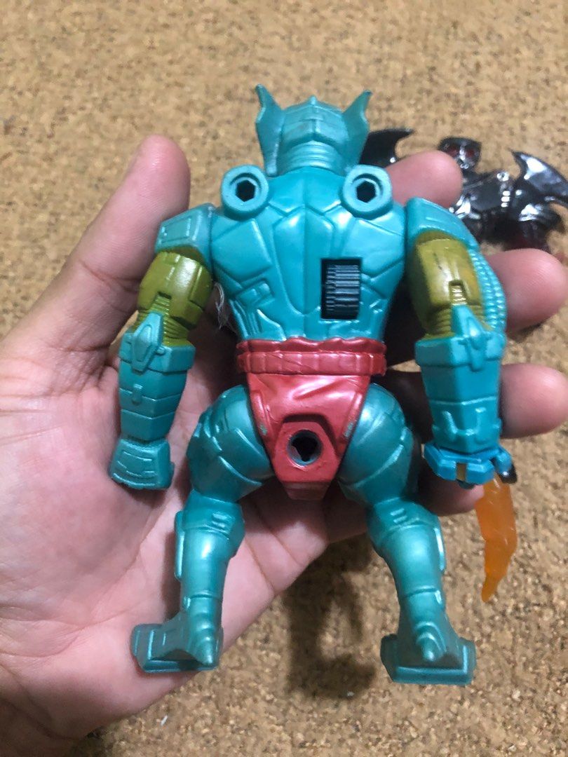 Pair of old action figures on Carousell