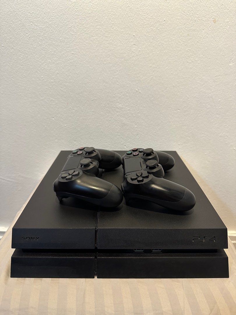 PS4 500GB (CUH-1206A 3rd Gen) with TWO controllers, Video Gaming, Video ...