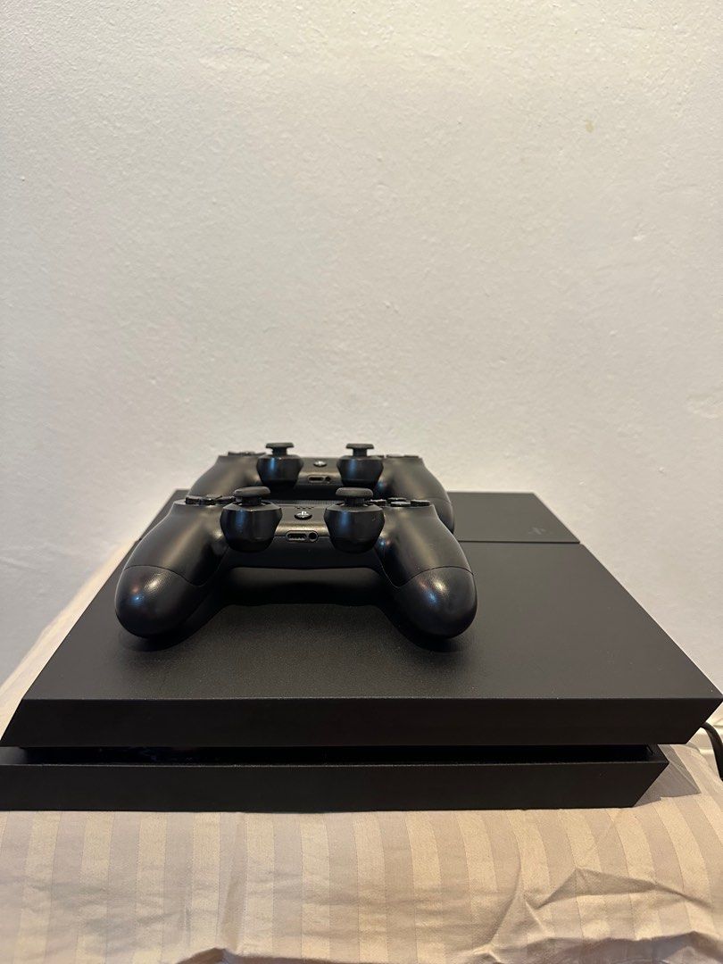 PS4 500GB (CUH-1206A 3rd Gen) with TWO controllers, Video Gaming, Video ...
