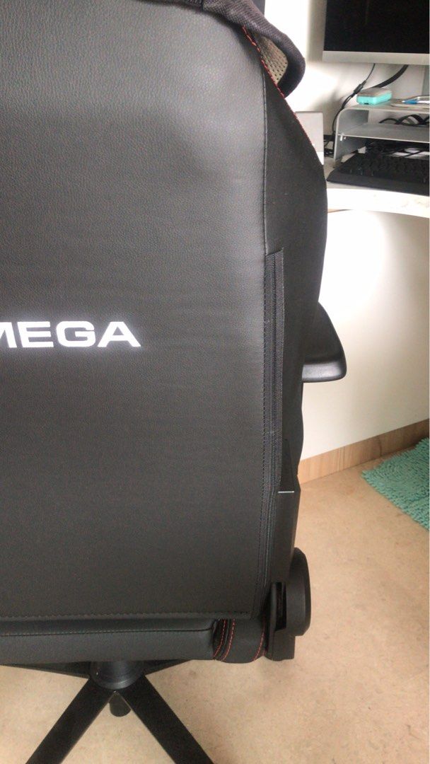 Secretlab Omega Gaming Chair 2020, Furniture & Home Living, Furniture ...