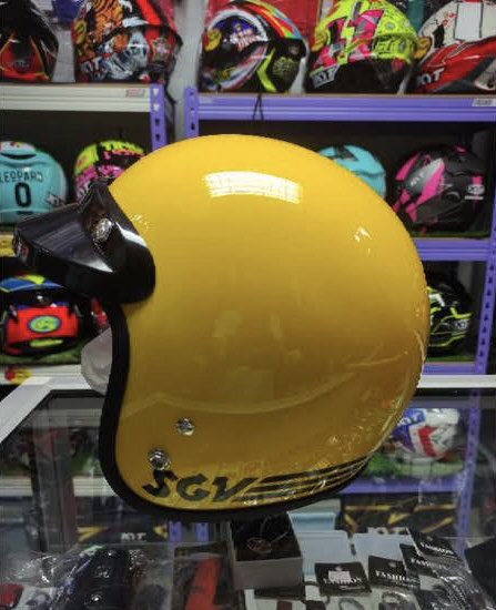 Sgv helmet (yellow), Motorcycles, Motorcycle Apparel on Carousell