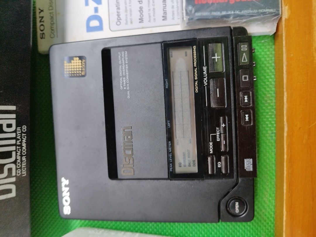 Sony D Z555 DISCMAN全套, 音響器材, 可攜式音響設備 - Carousell