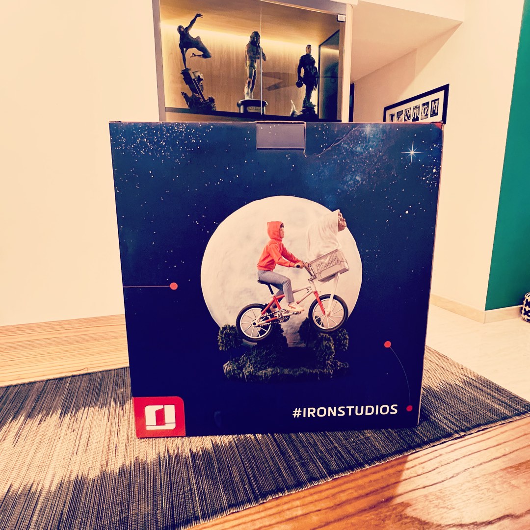 Statue E.T. & Elliot Deluxe - E.T. - Art Scale 1/10 - Iron Studios ...