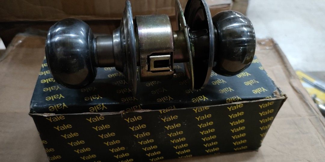 Yale Cylindrical Entrance Door Locksets with Keys Box Pack PL5237 ...