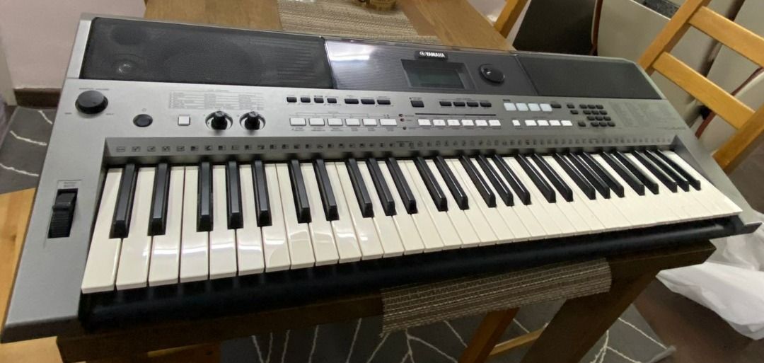YAMAHA PSR-E443 keyboard, Hobbies & Toys, Music & Media, Musical Instruments on Carousell