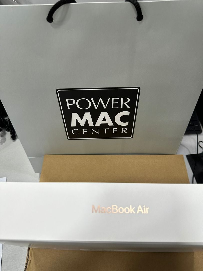 13 Inch Macbook Air W Apple M1 Chip 8GB Unified Memory 256GB SSD Mobile Phones Gadgets