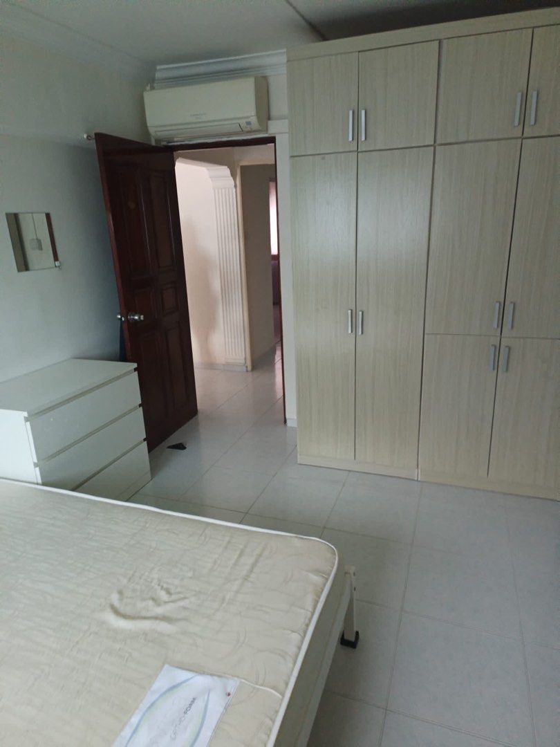 25 Marsiling Drive: looking for single Chinese male, Property, Rentals ...