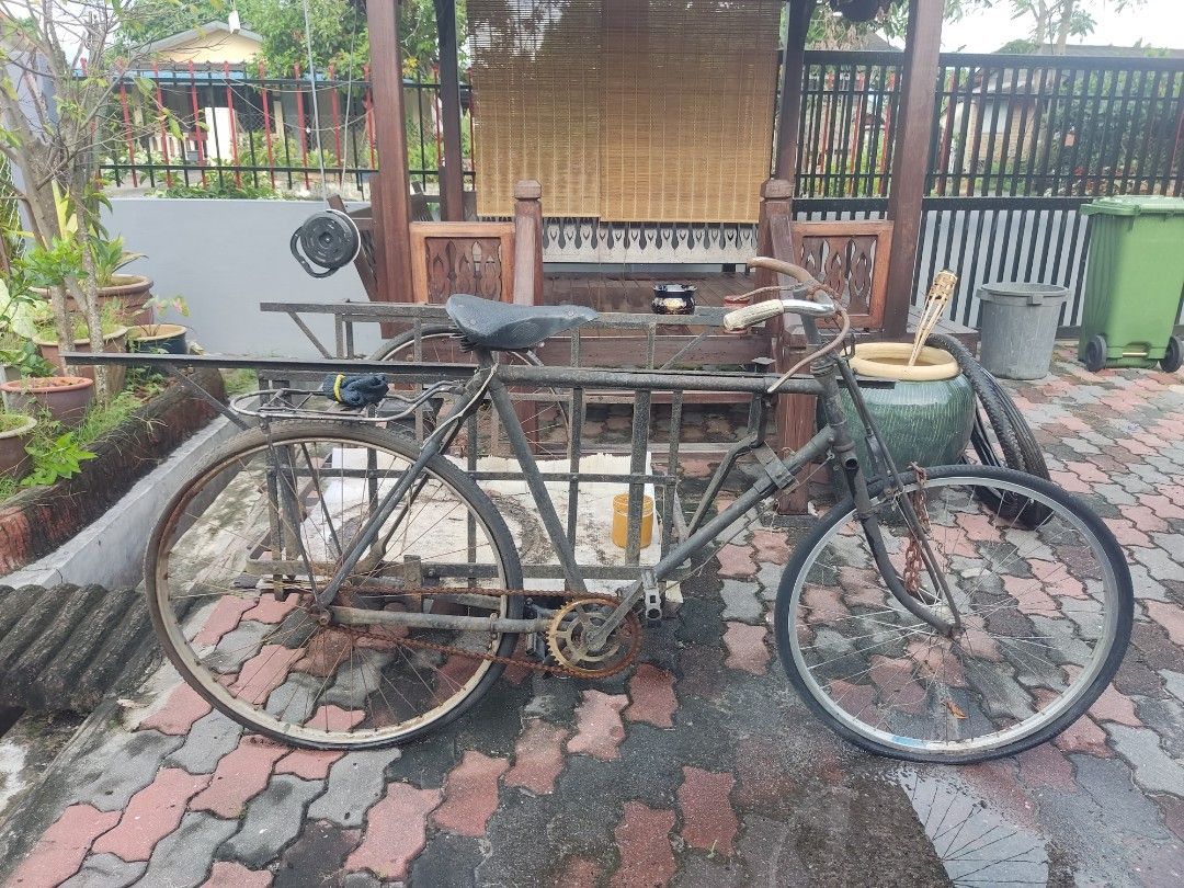 Basikal tua roda tiga body england custome, Sports Equipment, Bicycles & Parts, Bicycles on ...