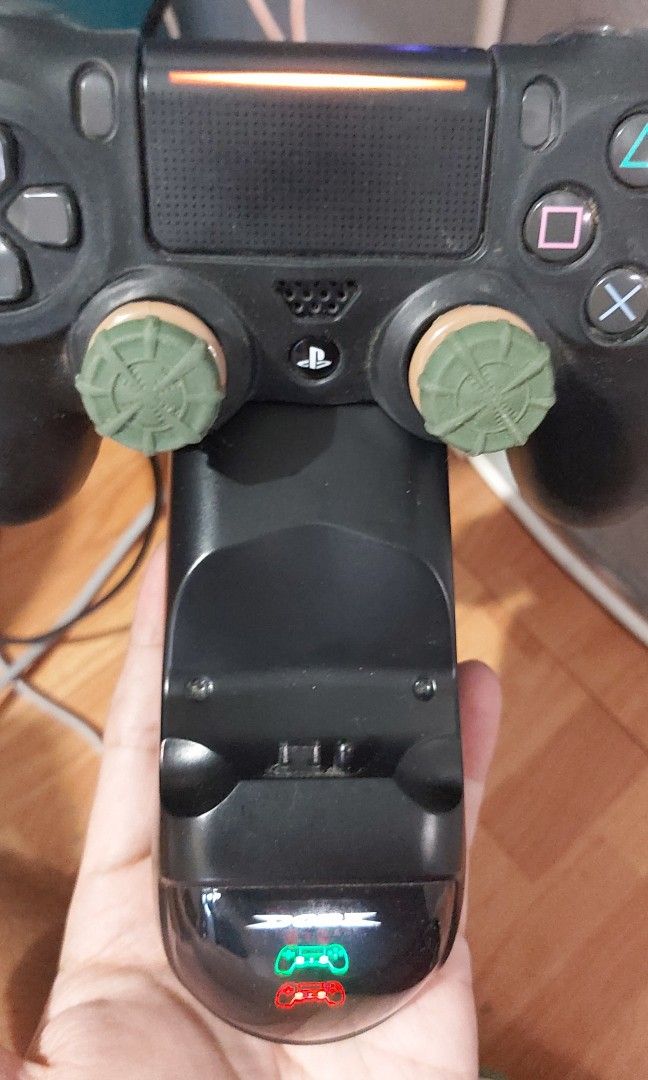 DOBE Dual Charging Dock DS4 PS4, Video Gaming, Gaming Accessories ...