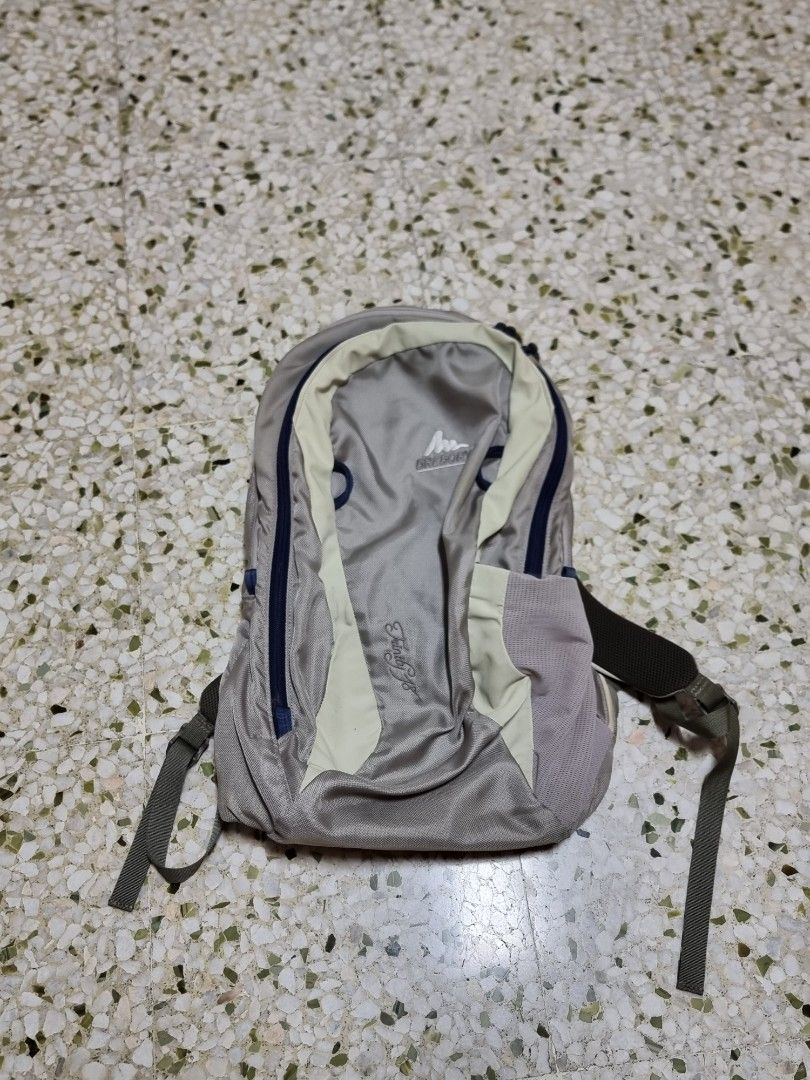 Gregory Backpack 18 Litre, Sports Equipment, Hiking & Camping on Carousell
