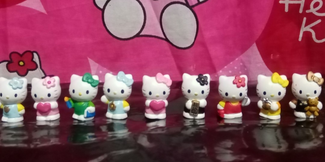 HELLO KITTY FIGURE SET, Hobbies & Toys, Toys & Games on Carousell