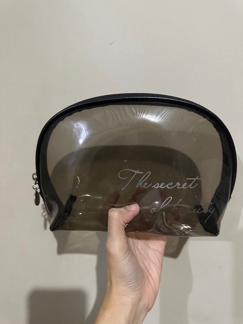 HQ Clear Plastic Black Pouch Bag Organizer bought in Mumuso, Women's ...