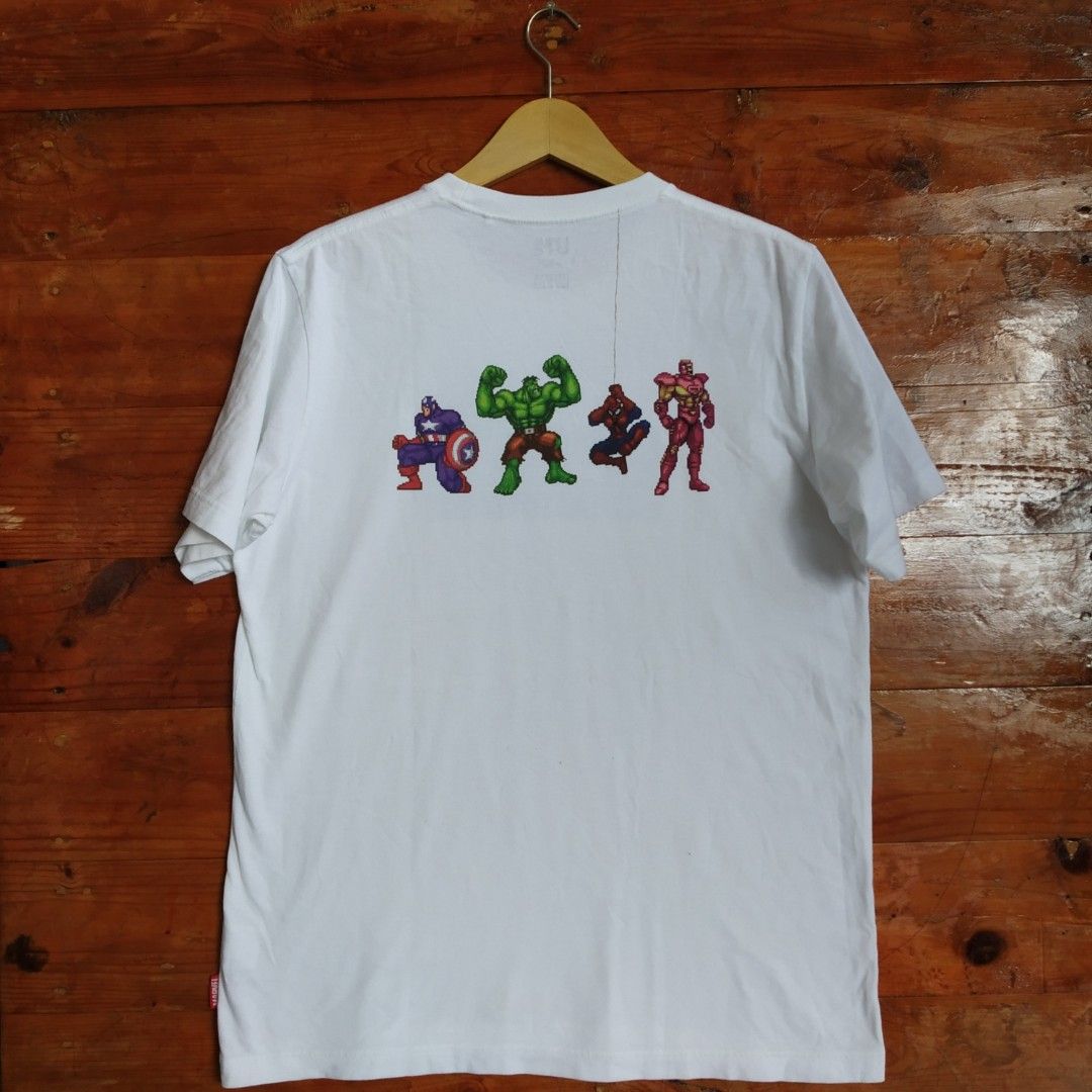 Kaos UNIQLO marvel, Fesyen Pria, Pakaian , Atasan di Carousell