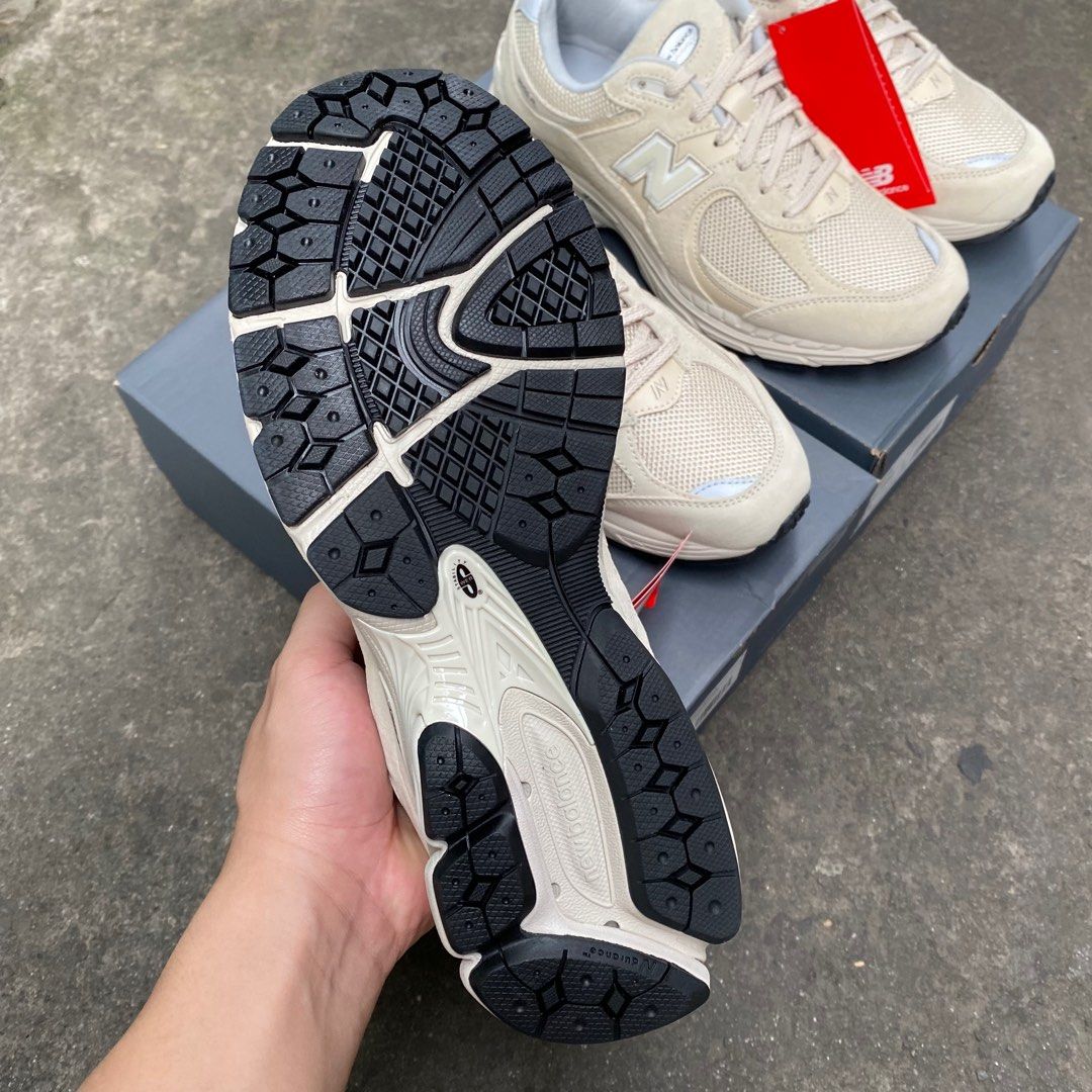NEW BALANCE 2002RE on Carousell