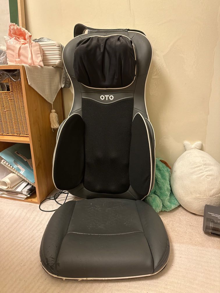 OTO Massage Chair, Health & Nutrition, Massage Devices on Carousell