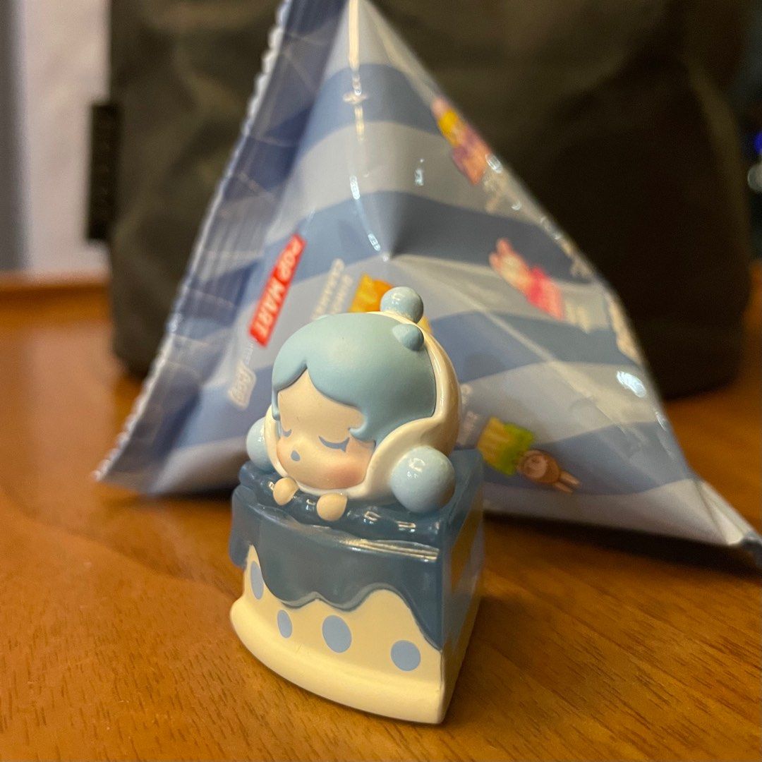 Popmart Berry Cake Mini Figurine Display Toy - Skullpanda, Hobbies ...