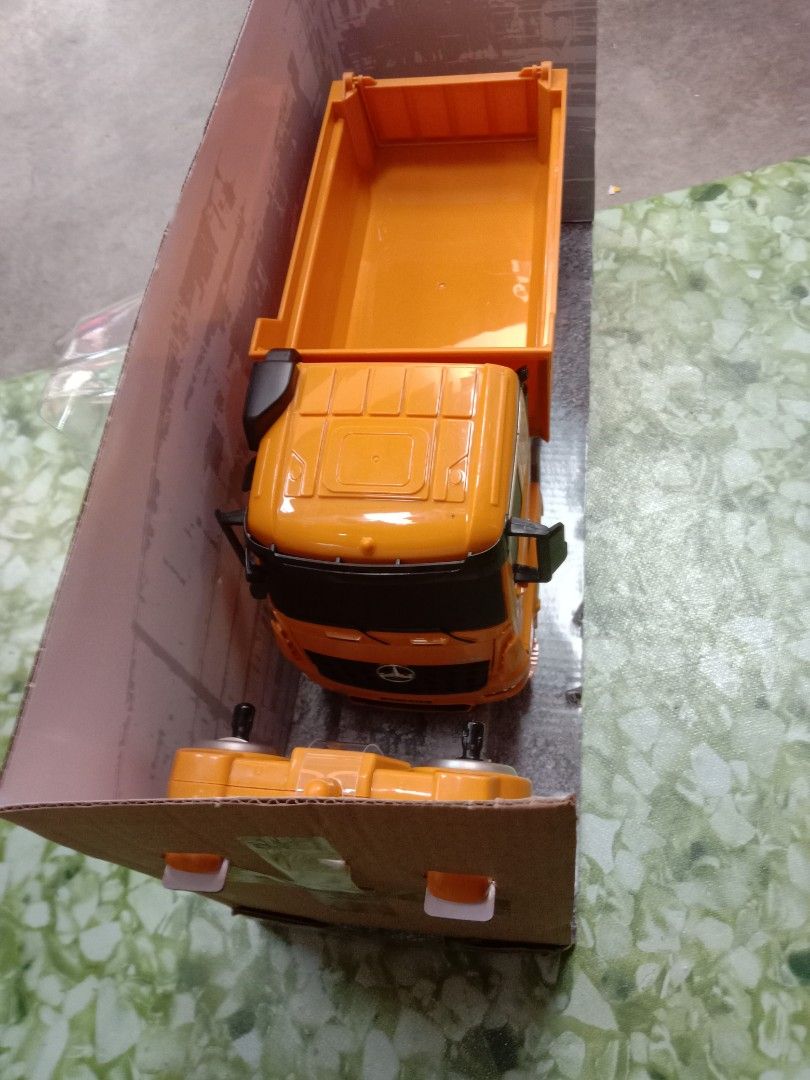 Rc Lori Dump Truck Hobbies And Toys Toys And Games On Carousell