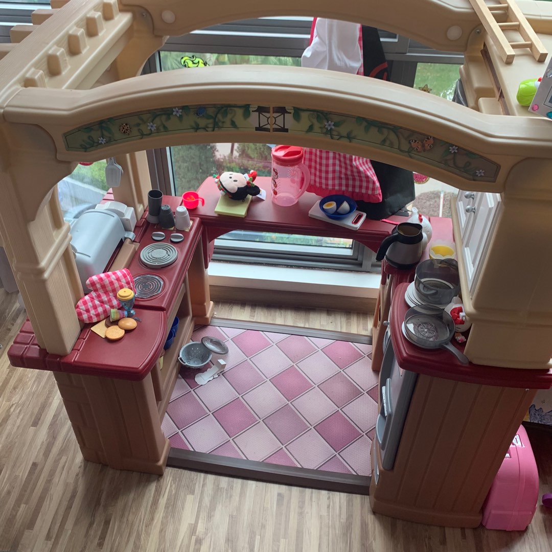 Step2 Grand Walk-In Kitchen & Grill ™, Babies & Kids, Infant Playtime ...